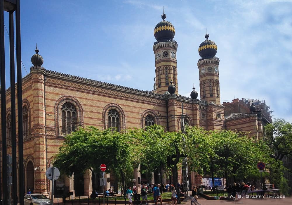 Iconic Buildings of Budapest: The Jewish Synagogue